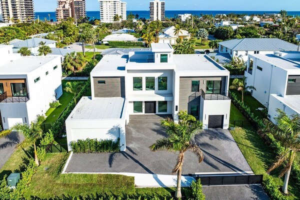 Sol Haus! Luxe New 6 Bdrm Beach House W/ Stunning Views/pool/spa/putting Grn/gym - Juno Beach, FL