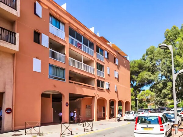 Charmant T2 Avec Terrasse à Saint Aygulf - Idéal Pour 3 Personnes - ibis budget Fréjus Capitou A8