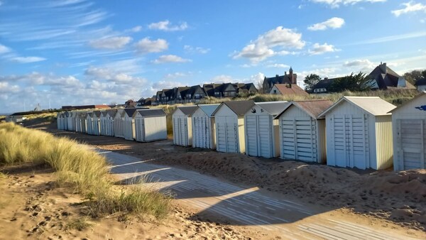 Appartement  A 100 Mètres De La Plage,vu Sur Mer.\n4 Personnes,2 Couchages - Luc-sur-Mer