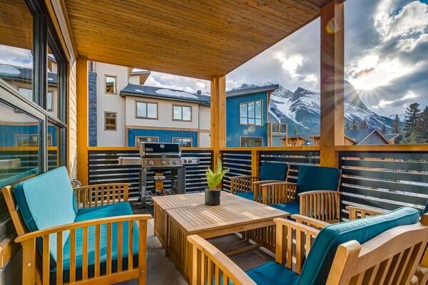 Luxury 1750sf Condo In Dt Canmore | Sleeps 10 - Canmore