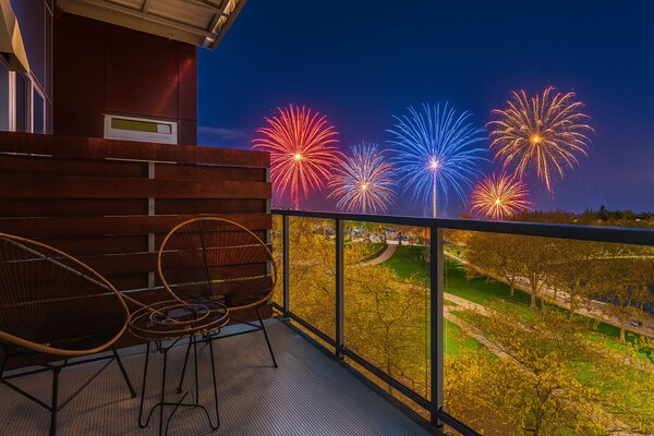 Independence Day Stay|prime Balcony Fireworks View - Redmond