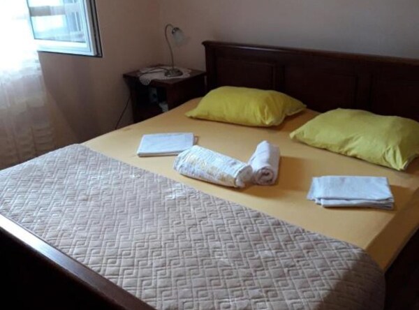 Charming Kotor Bay Retreat Just Steps From The Beach - Double Room With Seaview - コトル