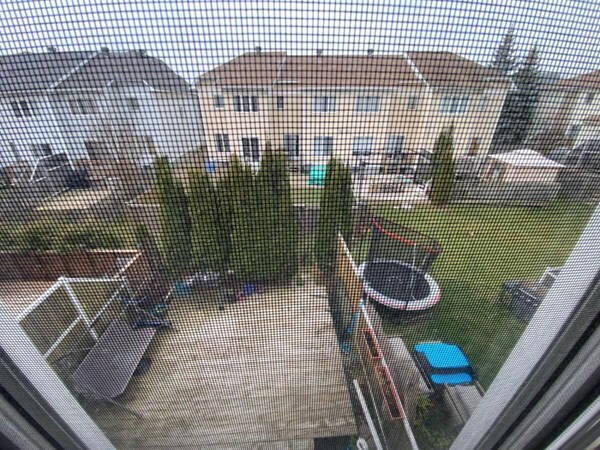 Cute 3 Bed Rooms Townhouse In Bridlewood / Quite Neighborhood - Ottawa