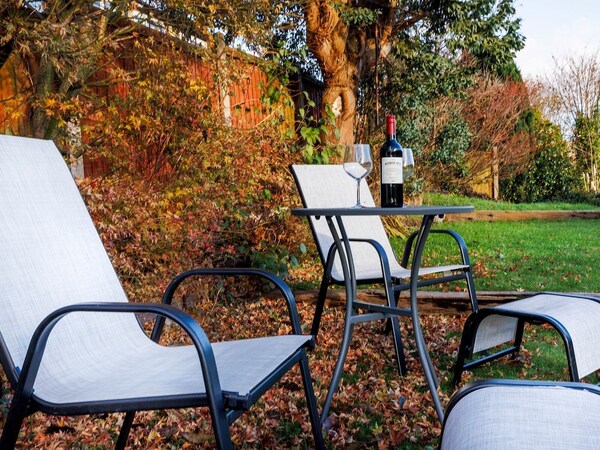 Private Single Stay | Scenic Base In Peak District | Pass The Keys - Glossop