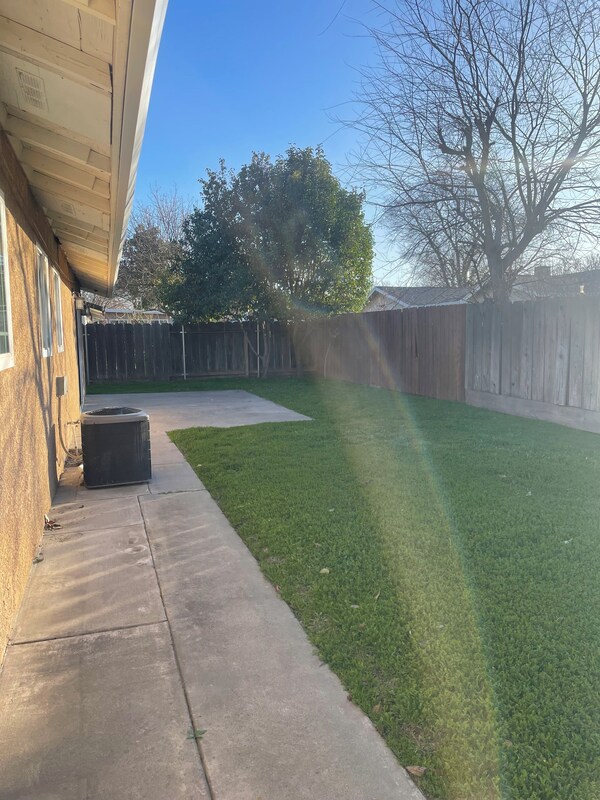 Charming 3-bedroom House With Wifi, Ac In Modesto - Modesto, CA