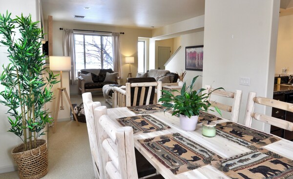Modern Rustic 3 Bedroom With Pool, Hottub And Fitness Center - 貝爾維尤