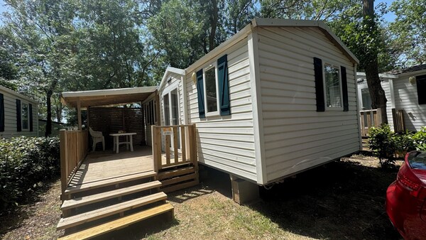 Mobil Home 6 Pers "Le Manosély", Avec Clim Et Terrasse Pour De Supers Vacances - Bessan