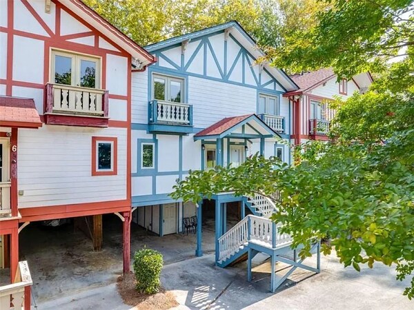Chattahoochee Dreamhaus - Helen, GA