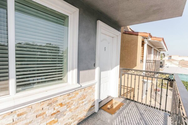 Beautiful Spacious Apartment Near Downtown La - Alhambra, CA