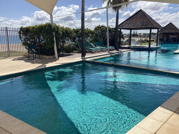 Seashells Mandurah\ntown Beach Villa With Infinity Pool, Spa And Bbq Facilities. - Perth
