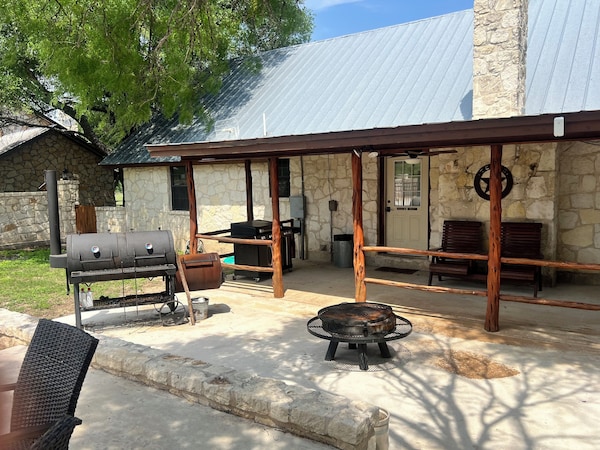 Ringers Lodge Spacious 6-bedroom House On The River In Charming Concan - Texas