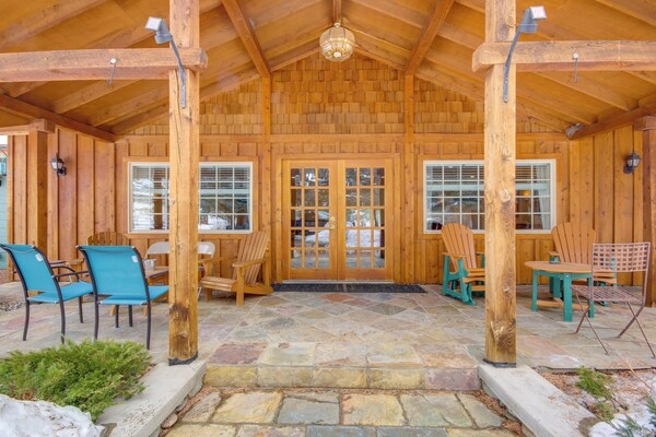 Views + Trail Access: Scenic Montana Ranch Retreat - Emigrant, MT