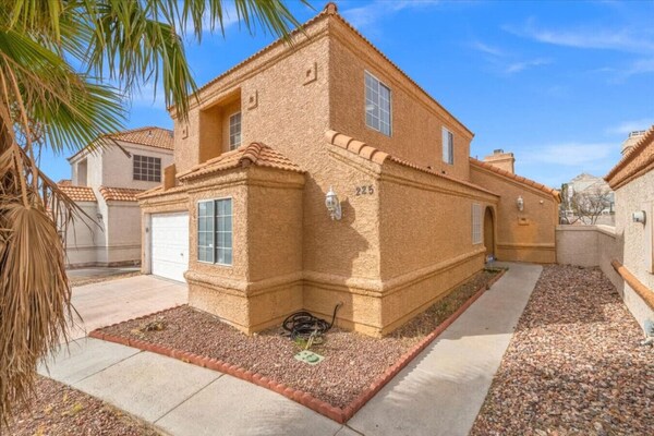Roulette Retreat | Central | 8 Mi To Strip - Las Vegas, NV