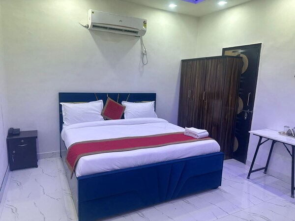 Charming 9-bedroom Bed & Breakfast With Ac, Wifi In Bustling Delhi Ncr - Delhi