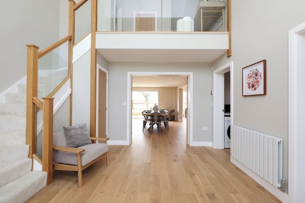 The Gathering Barn Sleeps 12 - Monmouth