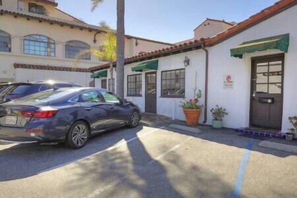Modern, Chic & Spacious Retreat With A/c - Isla Vista, CA