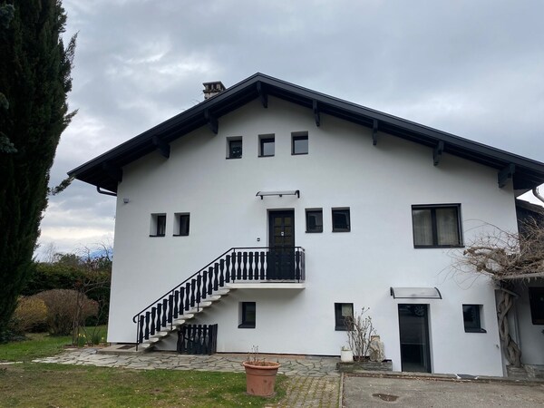 Logement Sur 2 éTages Avec 4 Chambres Dans Maison Individuelle à Menthon St B - Talloires-Montmin