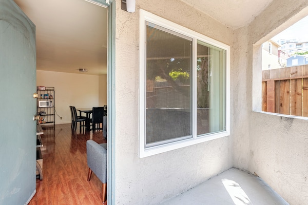 Modern & Cozy 2 Bedroom 2 Bathroom Suite With Sofabed 75" Tv - Kensington, CA