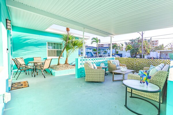 2 Minute Drive To Beachse La Viequiet Neighborhood Locationprivate Patio - Treasure Island, FL