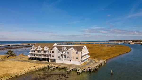 Gorgeous Channel Views! - Chincoteague, VA