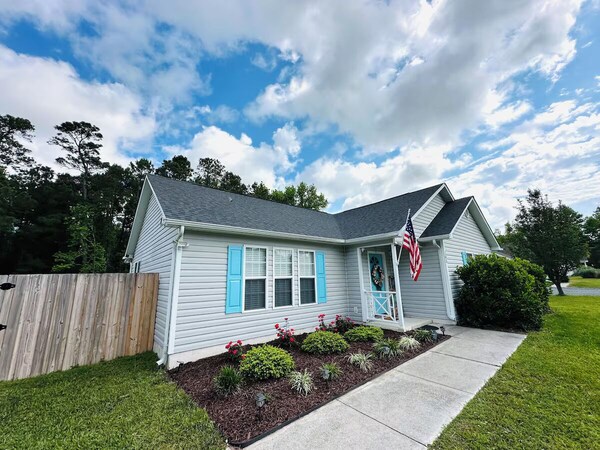 Surf City Off Island Retreat! 2.5 Mi To Beach - Flexible Booking Days! - Surf City, NC