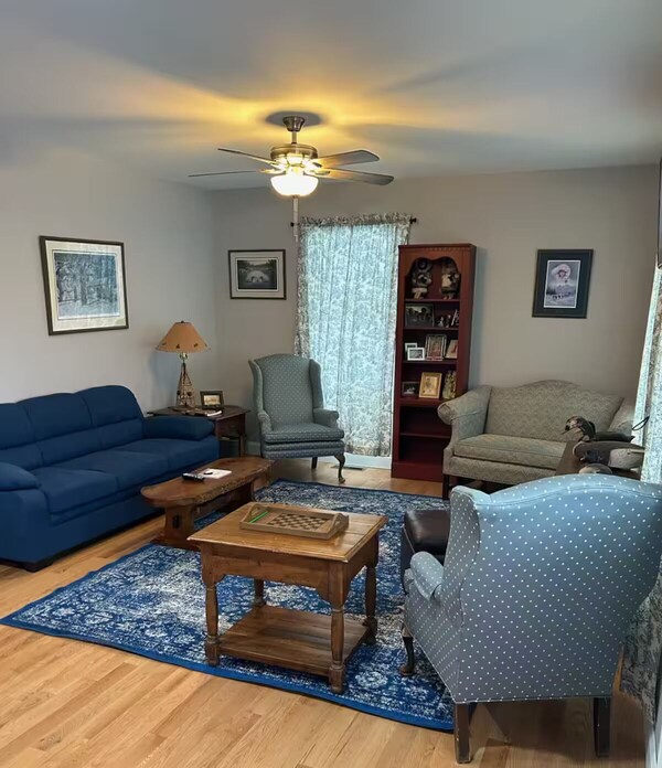 Bears Den Lodge B & B Room 4 - Maine