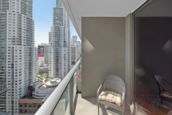 Highrise Condo Dwntown Miami W/views Of The Water - Miami