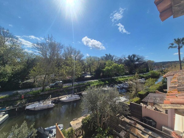 Charming House Fully Renovated In 2025. 8mn Far From St Tropez ! - Côte d’Azur