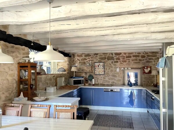 La Vigne: Modernized Farmhouse From 1882, Incl. Swimming Pool (From August 2025) - Owernia
