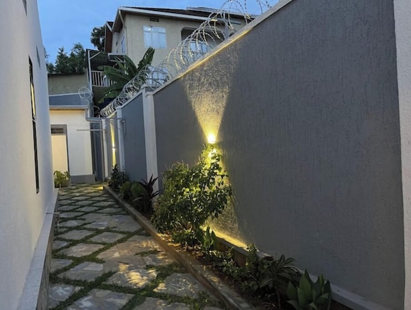 Sherehe Apartment 1: 2 Bedroom Apartment, Unit 3+ac. - Kigali
