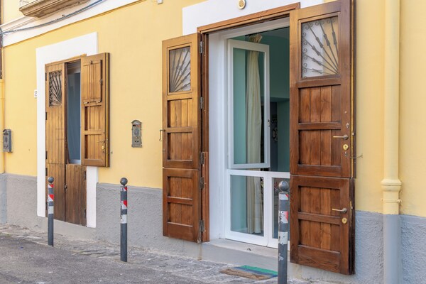 Il Sogno, Apartment With Sea View In The Historic Center Of Gaeta - Gaeta
