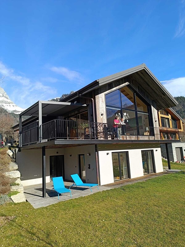 Chalet Parpyoula, 220m2 With Garden, Chamonix Valley. Ideal For Families! - Servoz