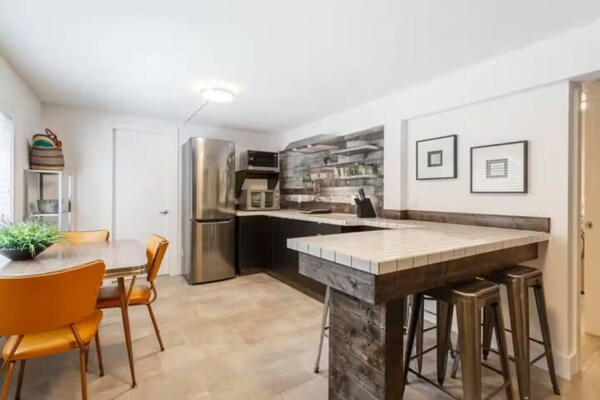 Terra Suite - Legal Large Private Suite - Kelowna
