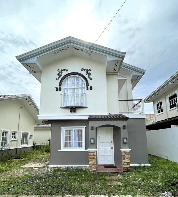 Adorable 4-bedroom House With Wifi, Ac In Wonderful Panglao Island - Panglao