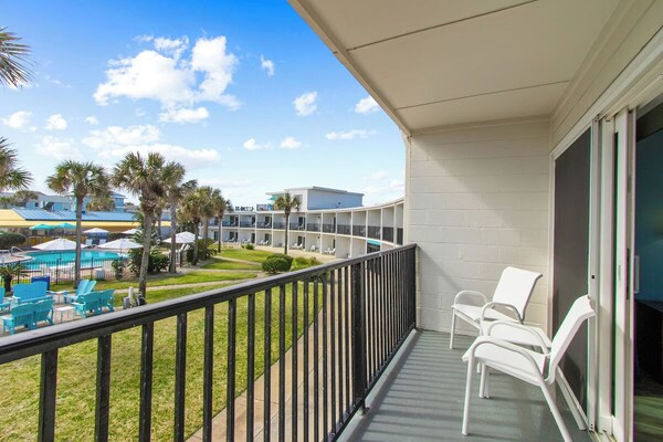 Comfortable Pet-friendly Room W/ Stunning Ocean Views & Sunset Views, Near Golf - Atlantic Beach, FL