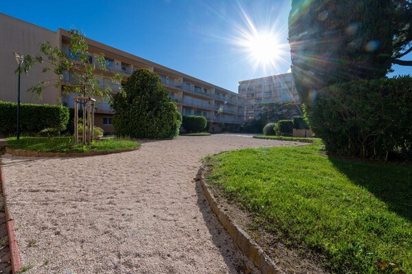 C21locationvacances T2- Piscine- Plages- Commerces - Le Lavandou