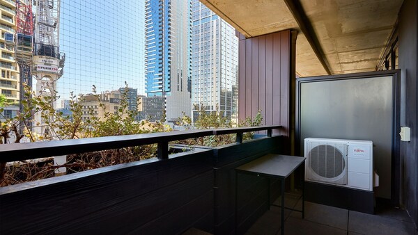 The Perfect City Pad - Elegant 1br Near It All - Melbourne