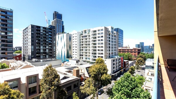 Tranquil 2-bed Apartment With Pool And Gym Access - Kensington