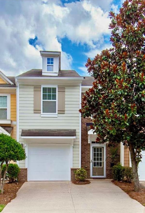 Charming 2-master Bedroom Townhome With Piano & Free Parking, 5mins To Downtown! - Kennesaw, GA