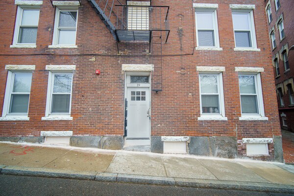 Lux 1st Floor 3brm/1bath North End - West End - Boston
