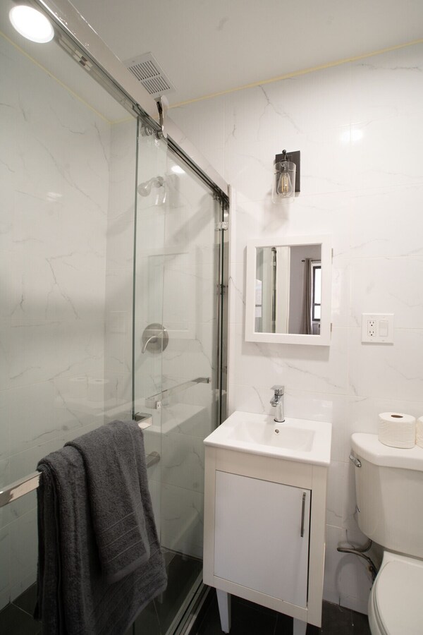 Stylish 1-bedroom In Nyc, Walk To Central Park! - Alliance University