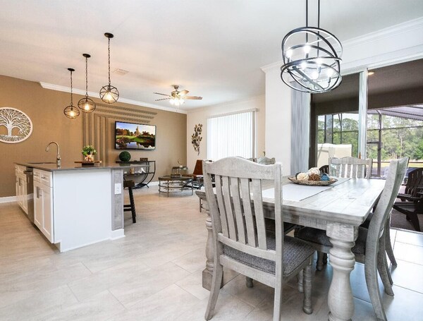 Storey Lake Resort, Private Pool, Near Famous Attractions!! - Kissimmee