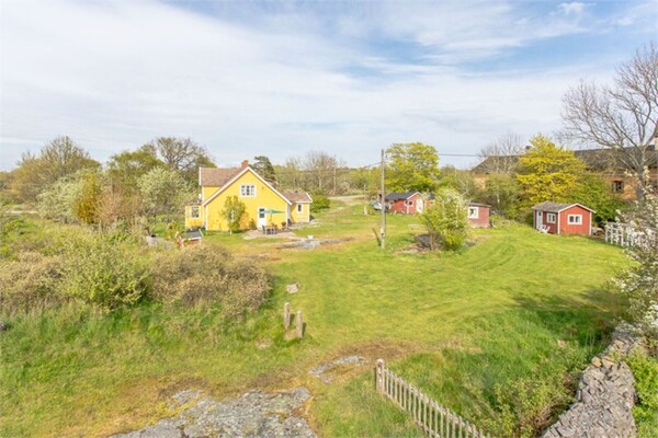 Welcome To This Fantastic Summer House Located On Tjurkö In The Blekinge Archipelago.  Se03018 - Karlskrona