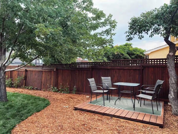 Downtown Suite | 10-mins Walk To Beach - Penticton