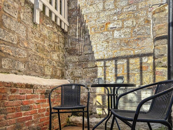 2 Bedroom Accommodation In Whitby - ウィットビー