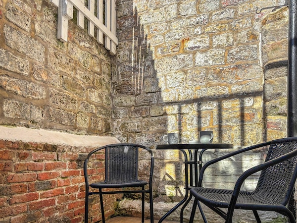 2 Bedroom Accommodation In Whitby - 샌드샌드