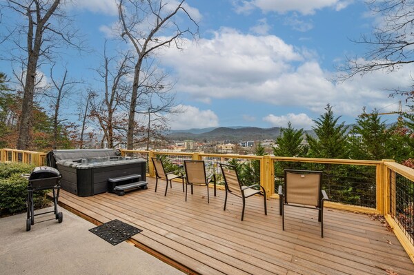 Lux,hottub,game Room,a+location,mountain View - Gatlinburg, TN