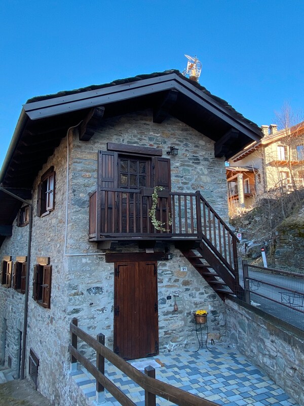 Room 'Tillier' With Mountain View, Balcony And Wi-fi - Aosta Valley