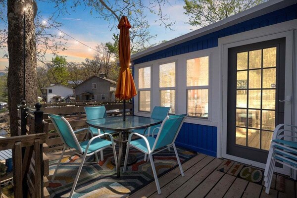 3mm Lake Ozark, Trailer Parking, Dock, Boat Slip, & Amazing Cove Views - Lake Ozark, MO