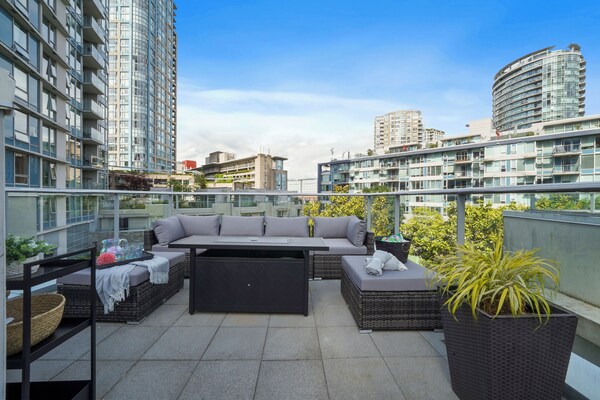 Luxury 3 Bedroom Townhome In Downtown Vancouver With Rooftop Patio - Vancouver